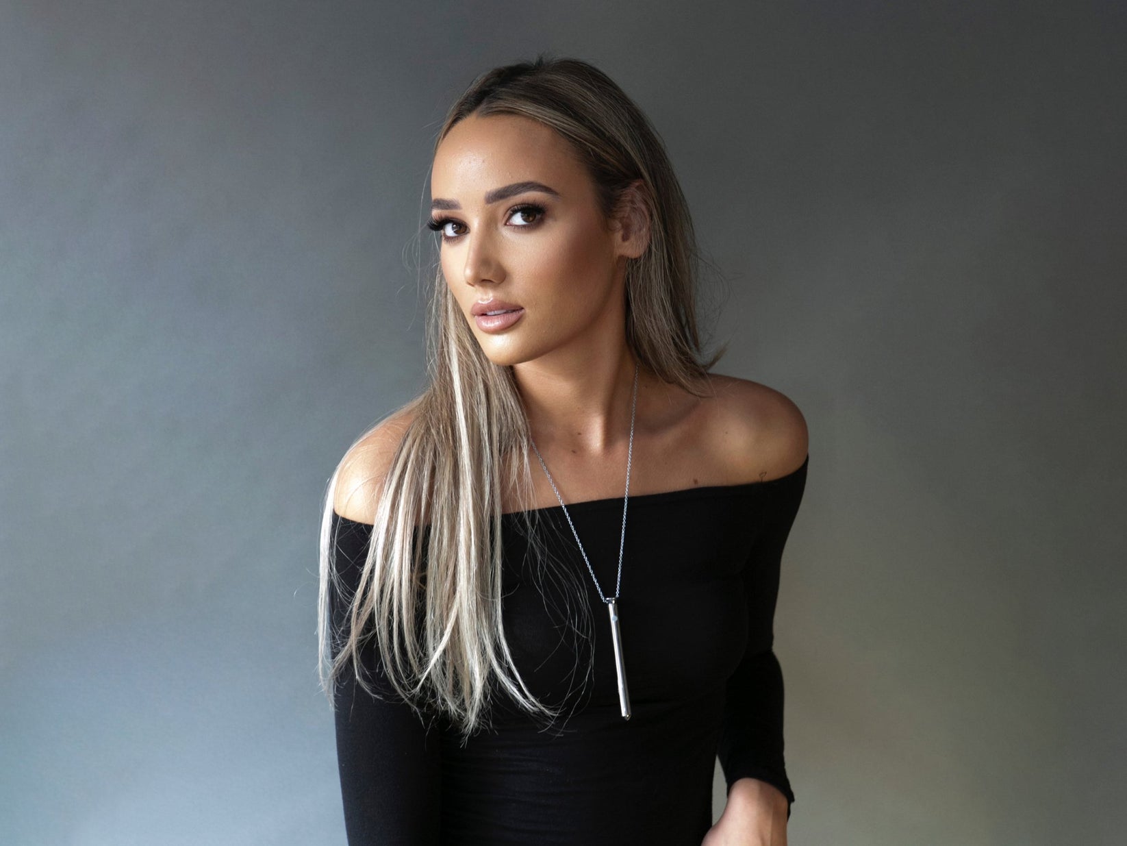 Vesper - Vibrator Necklace in Rose Gold & Silver | CRAVE